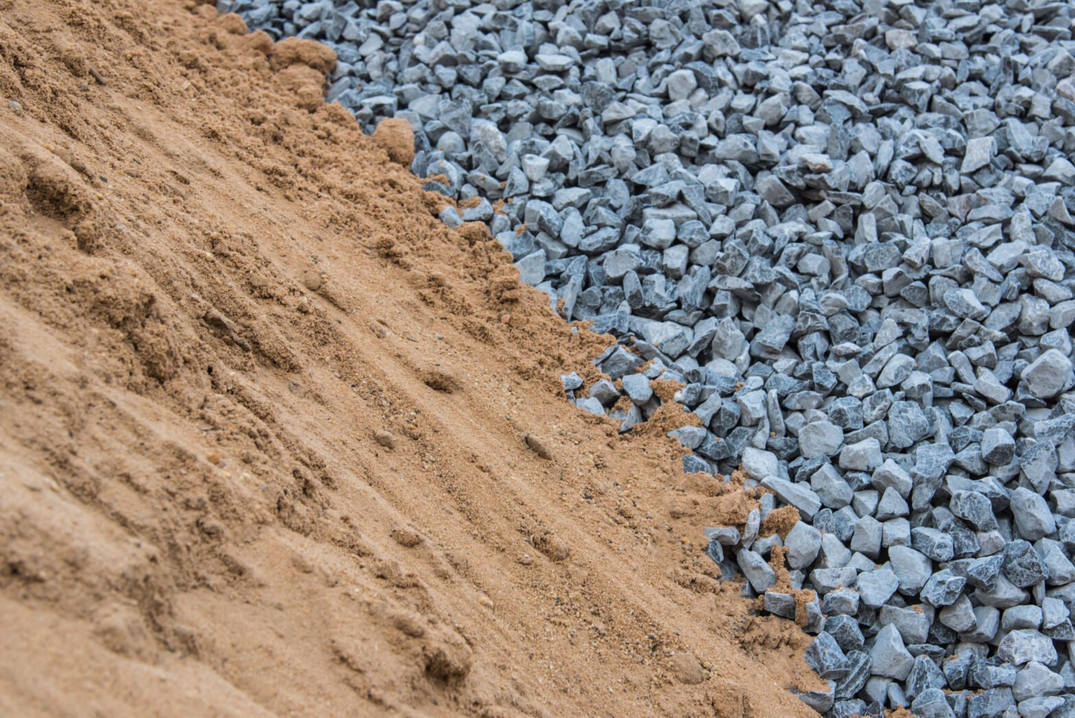 Vente de graviers, sable et mélange béton sur Narbonne - Atout Loc Narbonne